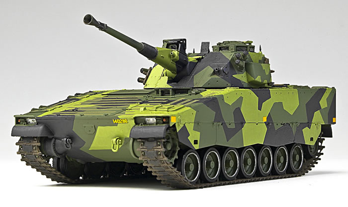 Plastikbausatz :: Militärfahrzeug Bausatz :: CV90-40B Swedischer ...
